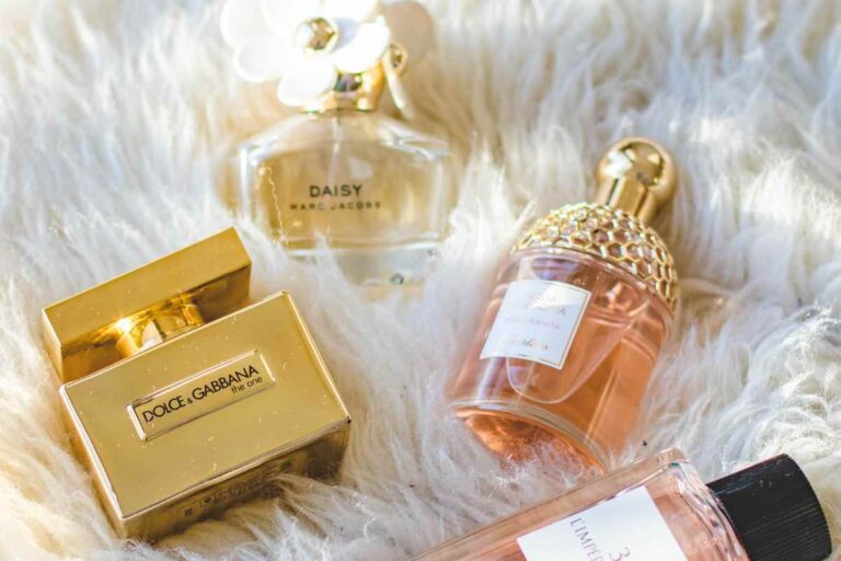 How to Choose a Perfume Based on Your Skin Type