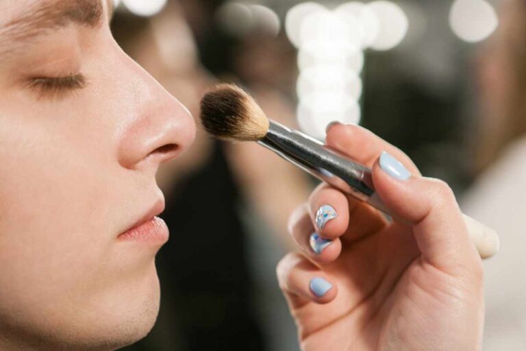 Makeup Tips for Men: How to Achieve a Natural Look