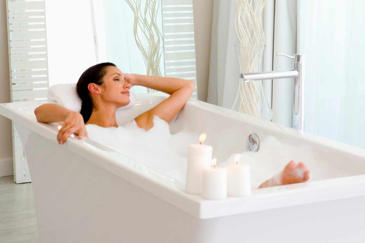 The Art of the Perfect Bubble Bath: Creating a Relaxing Oasis