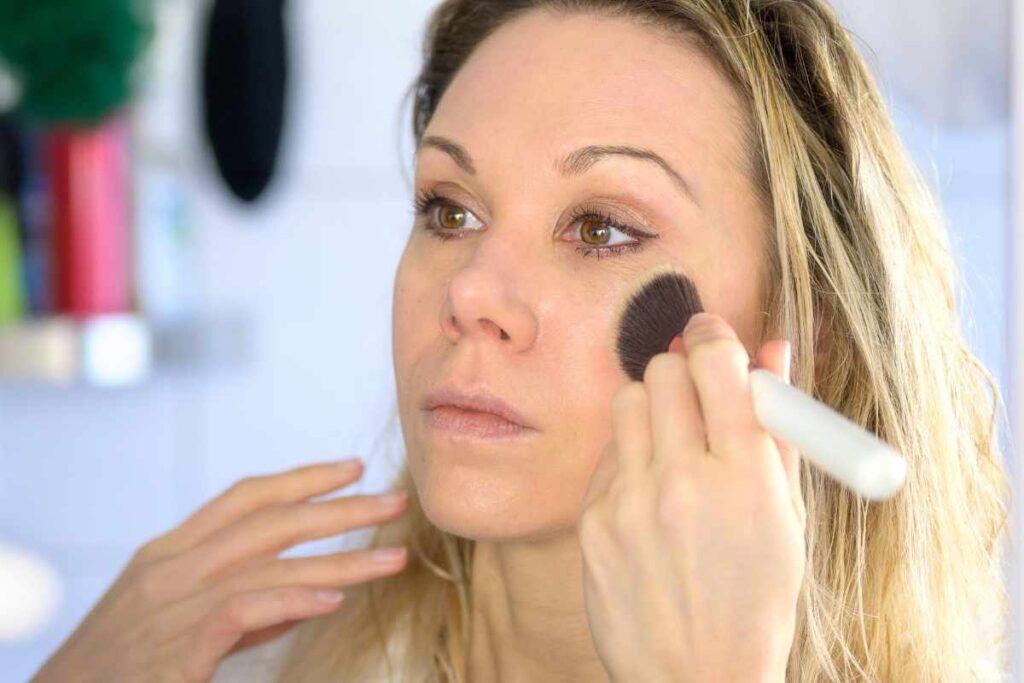 Beauty Tips: Using Highlighter to Make Your Best Features Shine