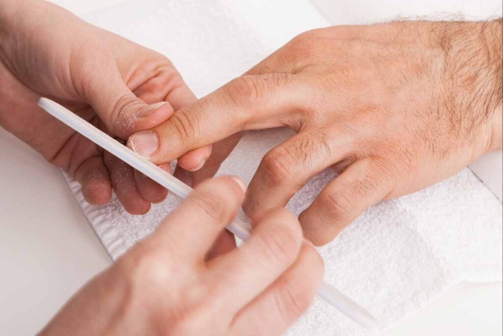 How to Keep Hands and Nails Well-Groomed