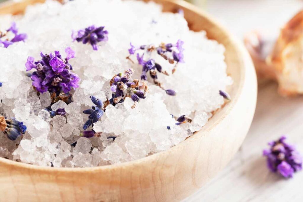 How to Make Relaxing Bath Salts with Aromatherapy
