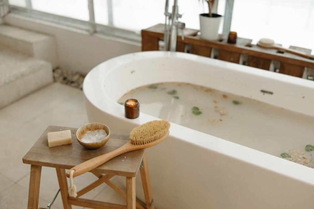 How to Make Relaxing Bath Salts with Aromatherapy