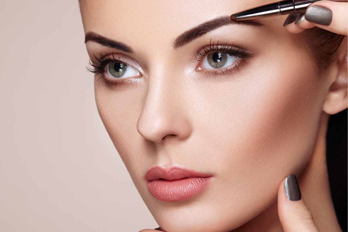Tips for Eyebrow Makeup: How to Shape and Define Them