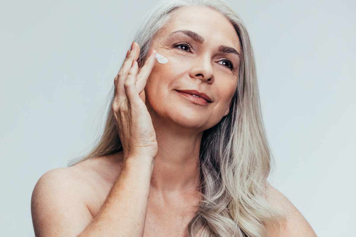 Creating an Anti-Aging Skincare Regimen: A Comprehensive Blueprint