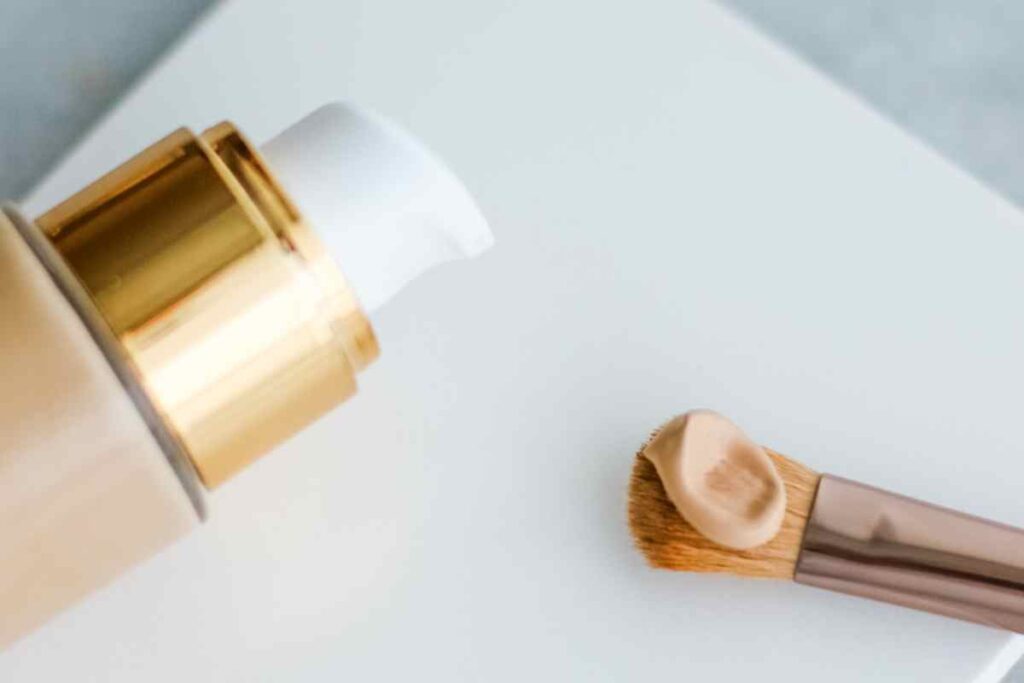 Discreet Makeup for Men: Tips and Recommended Products