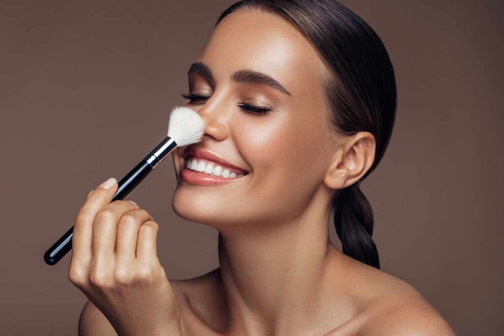 How to Build a Natural and Effective Makeup Routine with Few Products