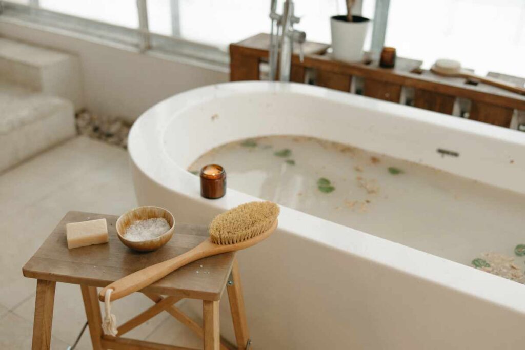5 Reasons to Include Salt Baths in Your Weekly Routine