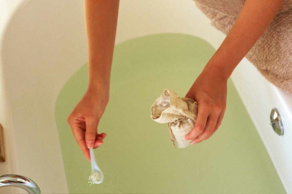 5 Reasons to Include Salt Baths in Your Weekly Routine