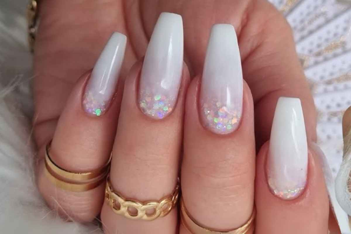 European Nails: Stunning Babyboomer French with Glitter Encapsulation