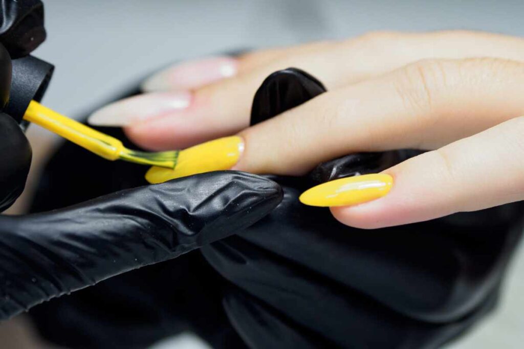 Simple Yellow Spring Nail Designs for Every Occasion