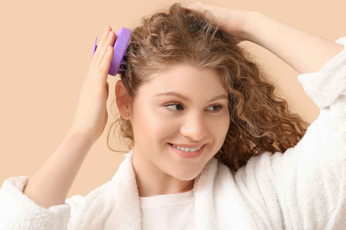 How to Perform a Scalp Massage to Stimulate Hair Growth