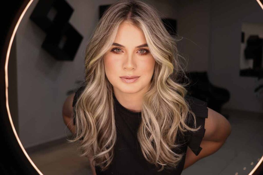 The Best Highlight Shades for Dark Hair: A Complete Guide