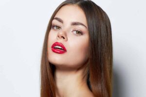 How to Create a Bold Look with Minimal Makeup