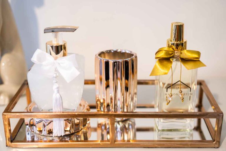 Layering Scents: How to Combine Perfumes Without Overwhelming