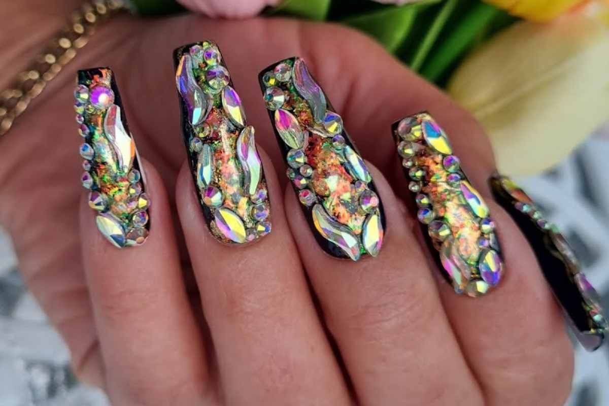 Sparkly Glitter Nail Art with Encapsulated Gems – A DIY Tutorial
